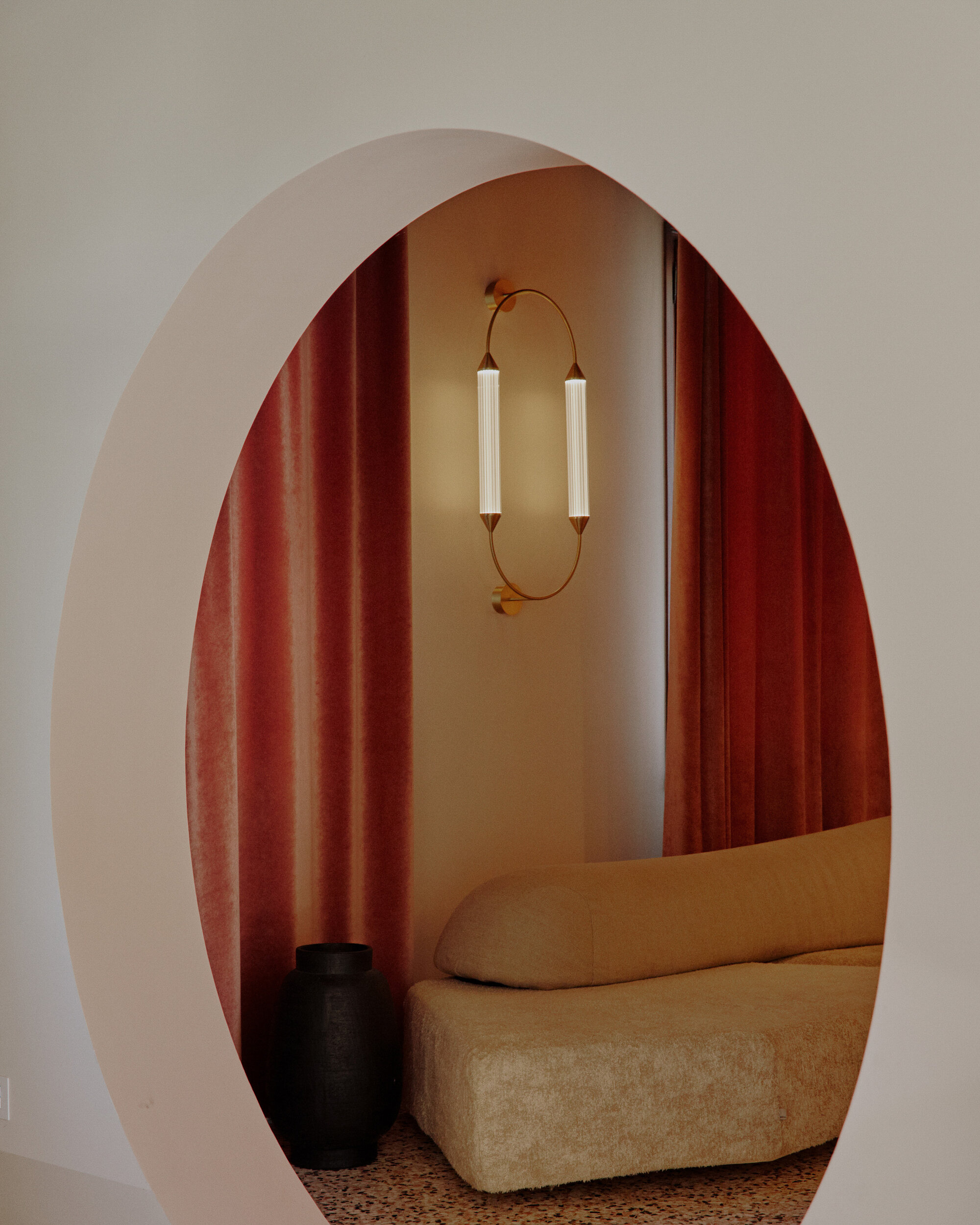 Cirque Ceiling/Wall Ellipse